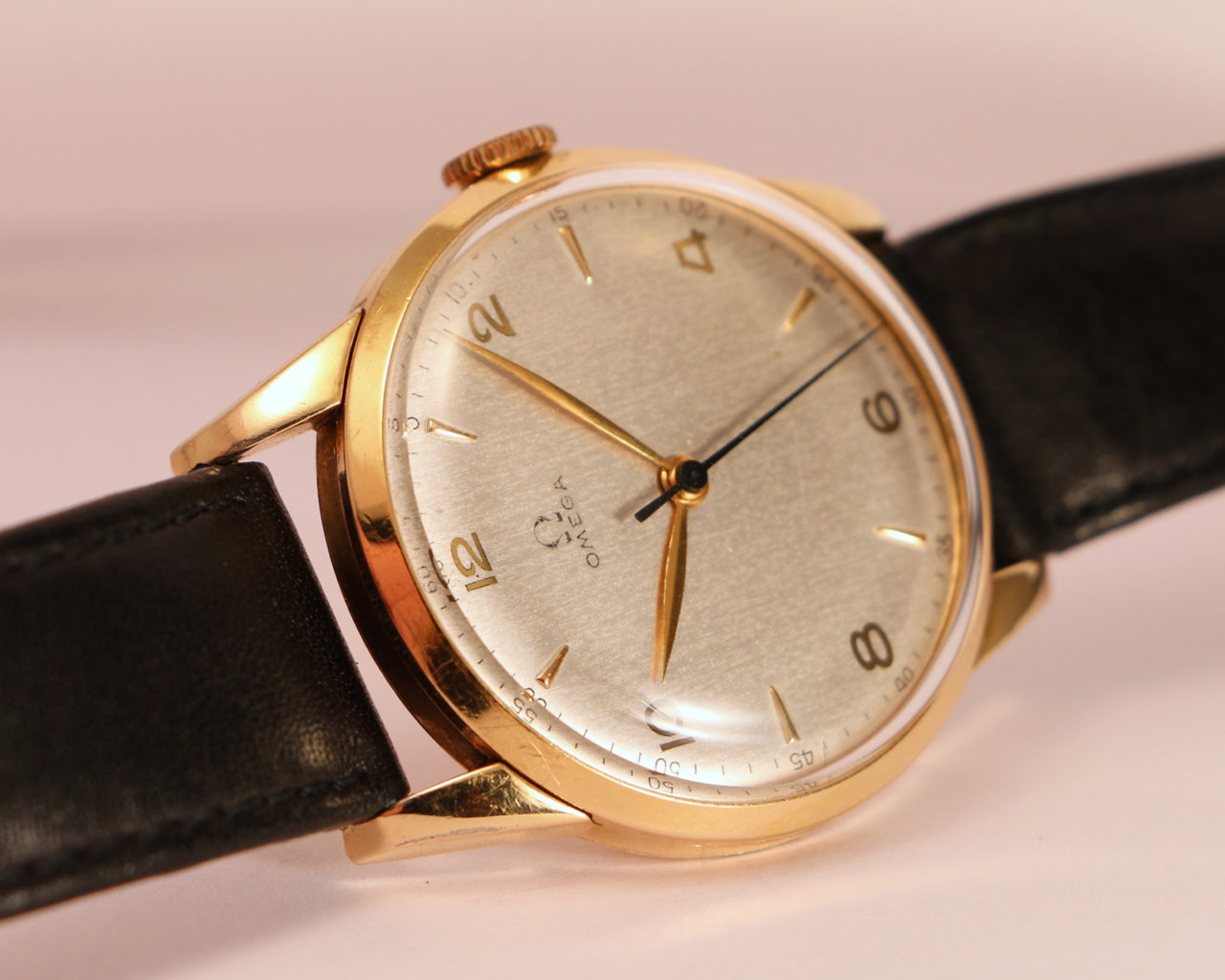 Omega 30T2 texture dial ref. 2498 fully serviced – Brussels Vintage Watches