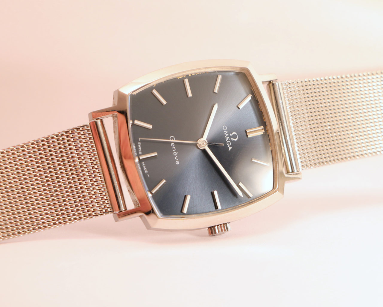 Omega Genève square case blue dial ref. 131.0042 – Brussels Vintage Watches