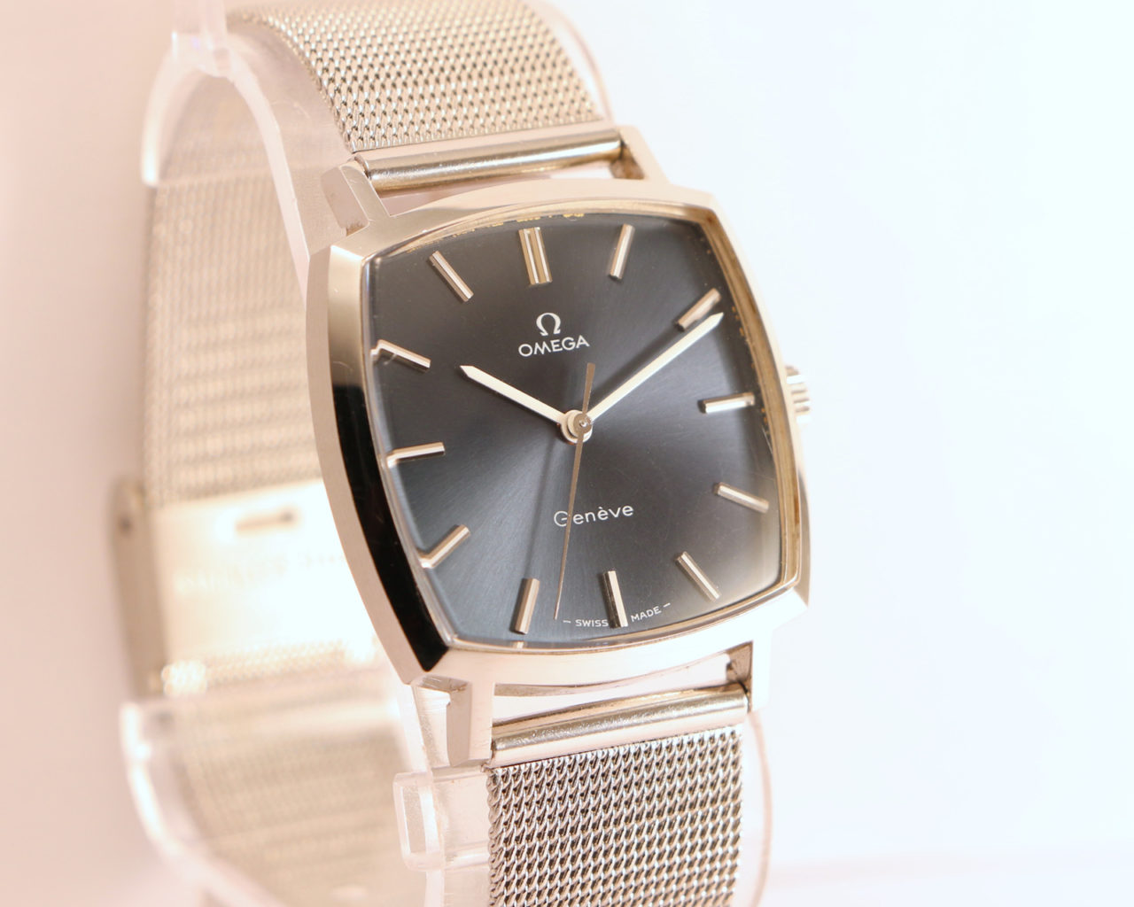 Omega Genève square case blue dial ref. 131.0042 – Brussels Vintage Watches