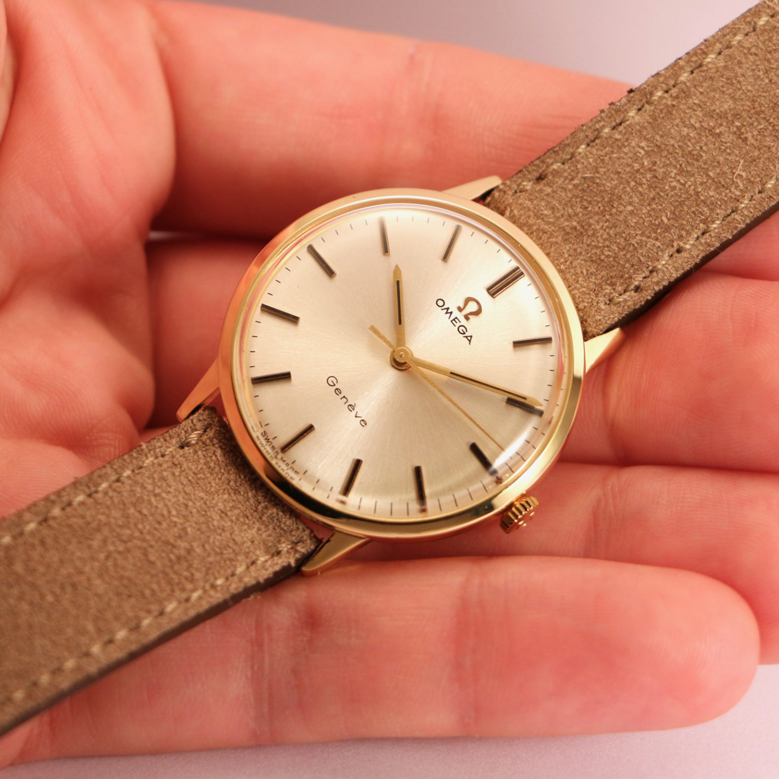 Omega Genève 18K Yellow Gold ref. 131.041 in beautiful condition – Brussels Vintage Watches
