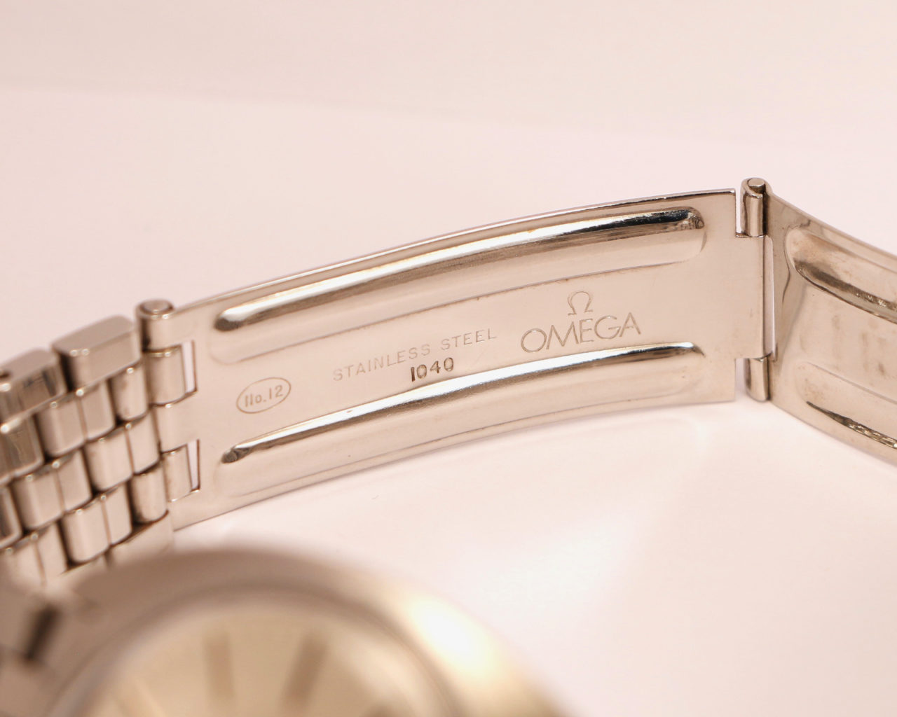 Exceptional Omega Constellation ref. 168.017 with original box and ...