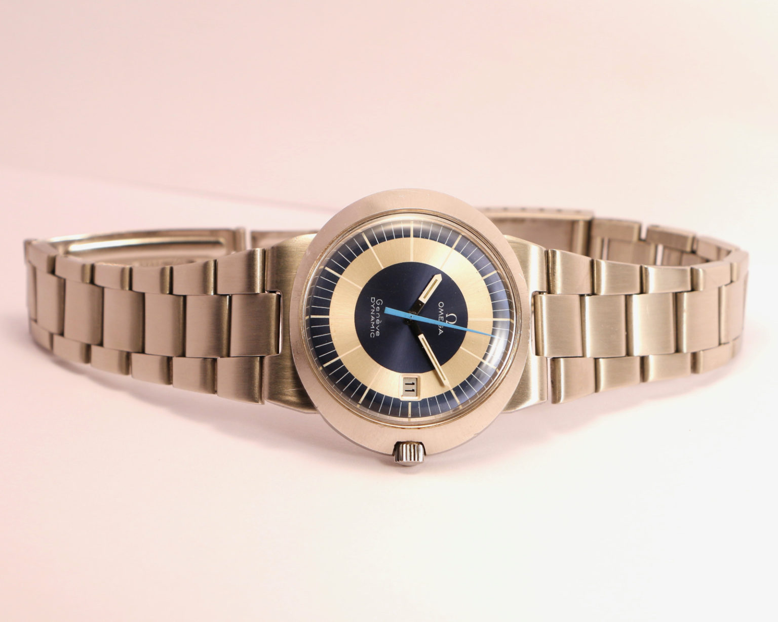 Omega Genève Dynamic blue dial ref. 136.033 on steel bracelet ...