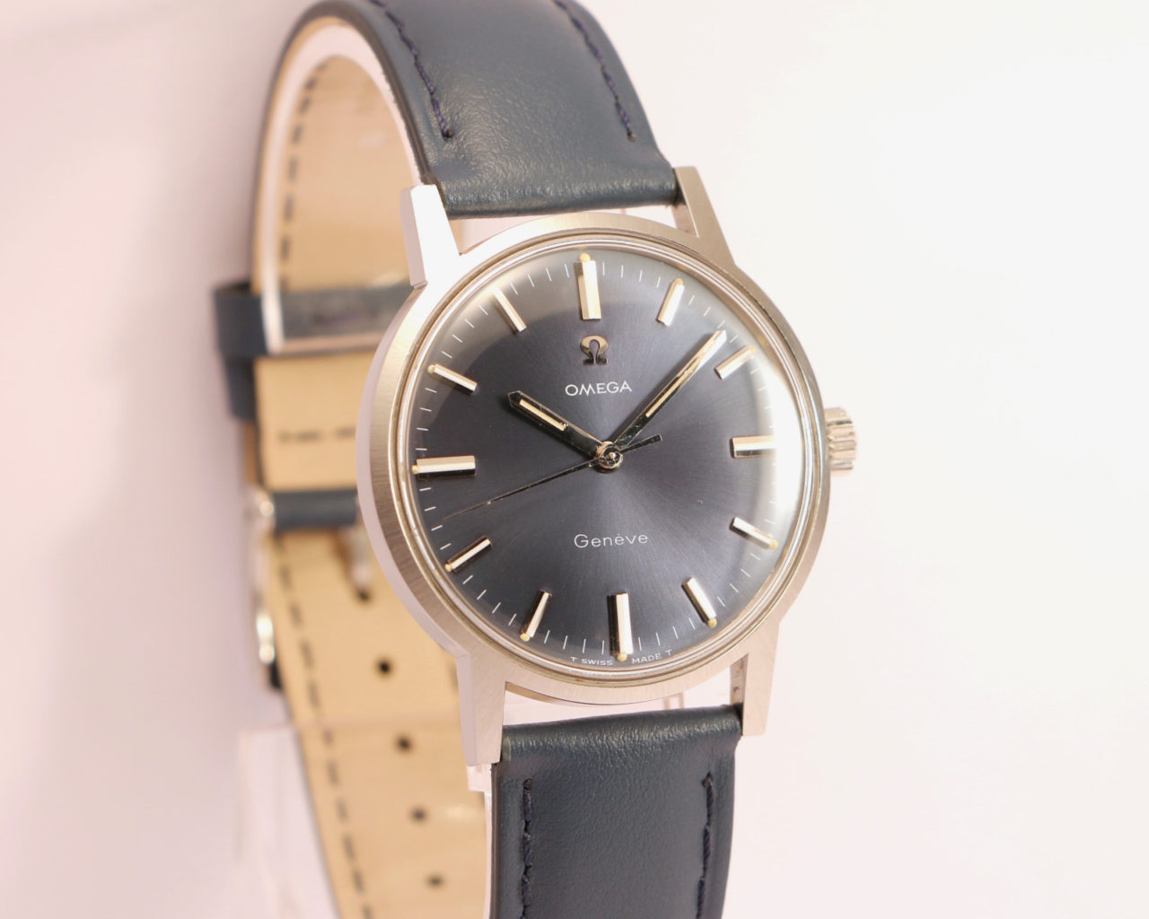 Omega Genève vintage ref. 135.070 beautiful blue dial – Brussels ...