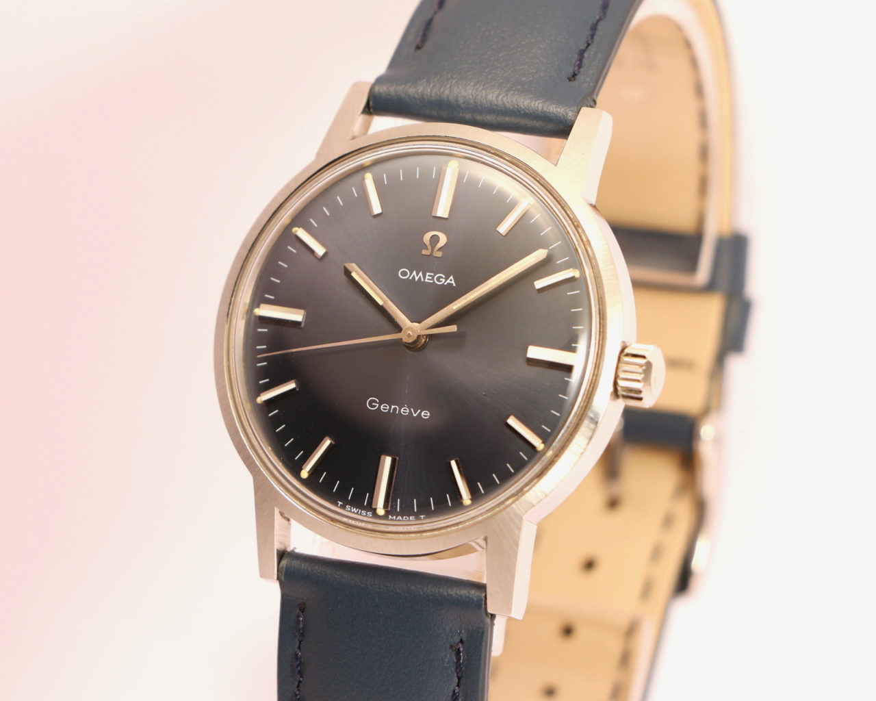 Omega Genève vintage ref. 135.070 beautiful blue dial – Brussels ...